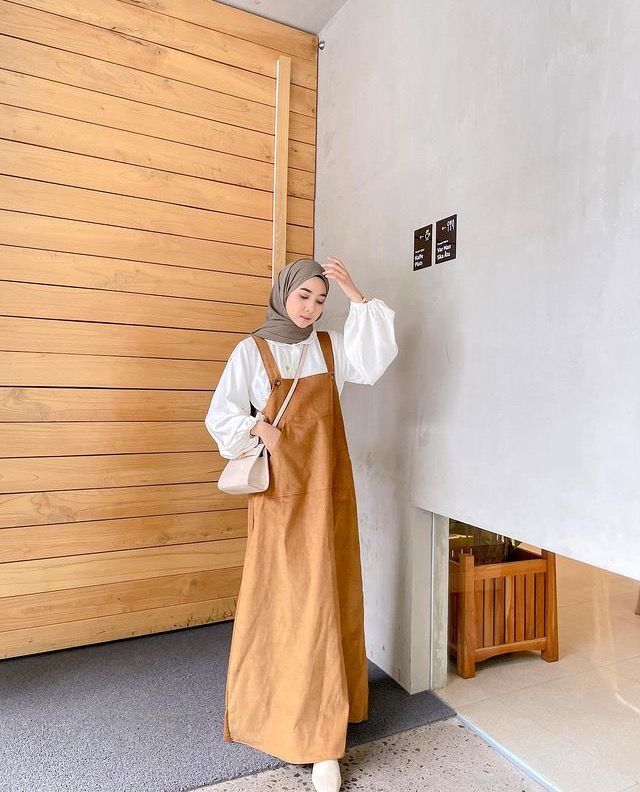 7 Outfit Model Baju Gamis Remaja Cocok di Moment Bukber 2024